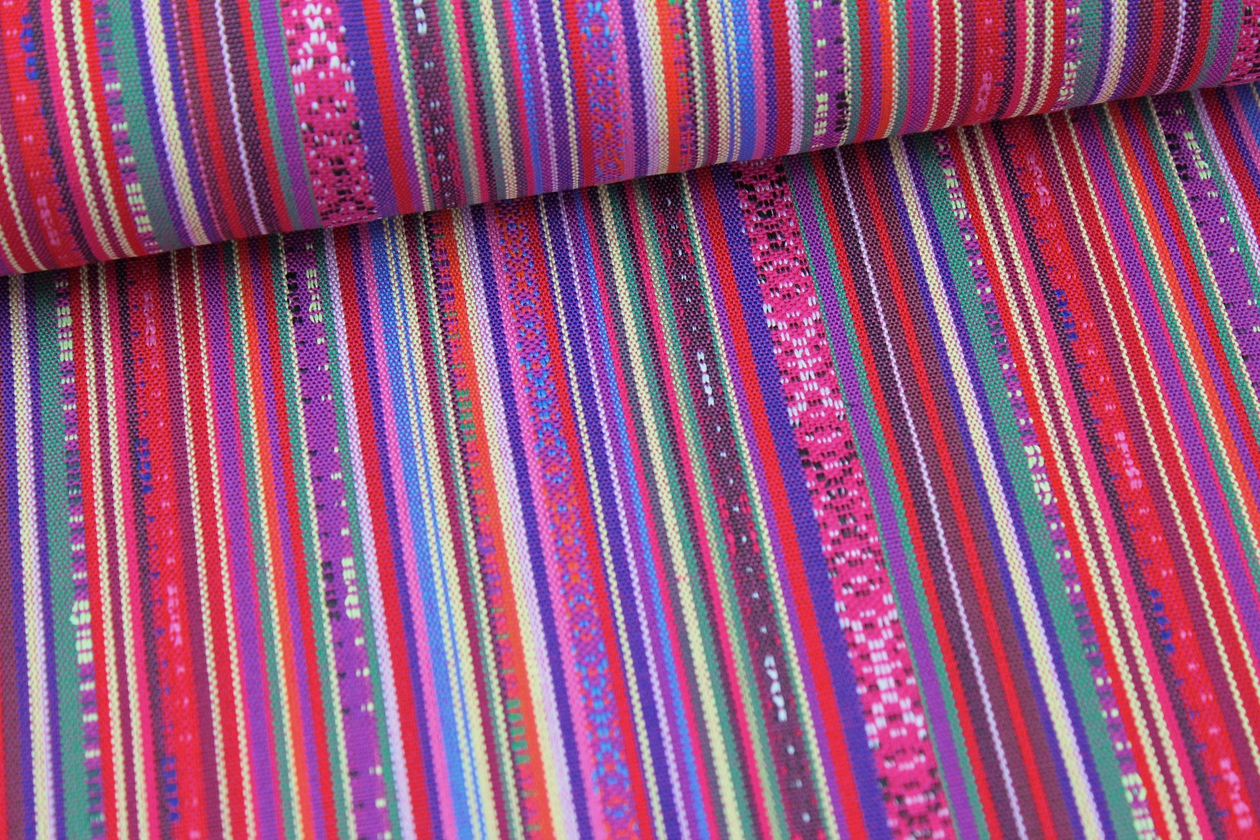 Fester Stoff - Ethno - Schmales Muster-Rot/Violett